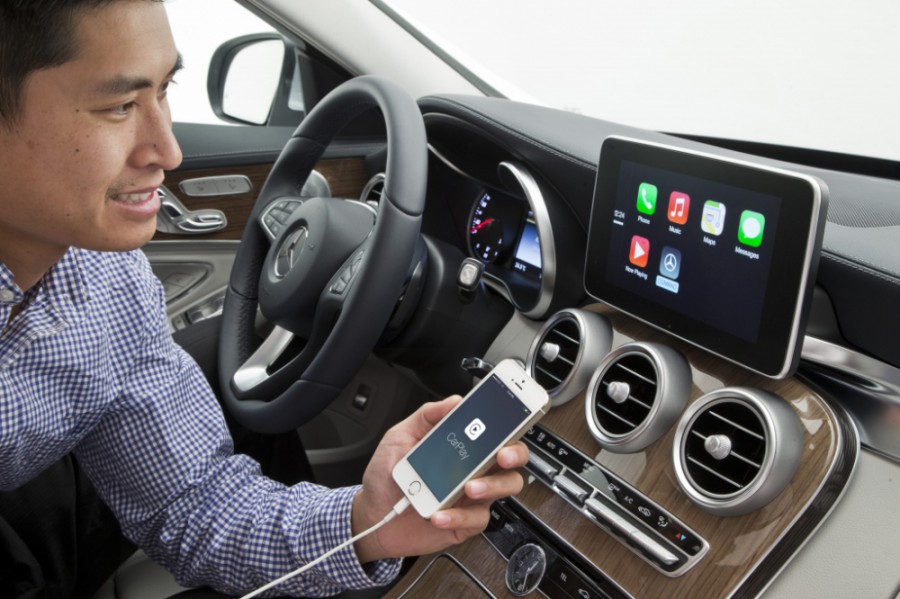 Mercedes-Benz prezinta implementarea CarPlay in propriile masini ...