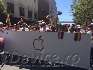 Tim Cook si mii de angajati Apple participa la gay Pride Parade in San ...