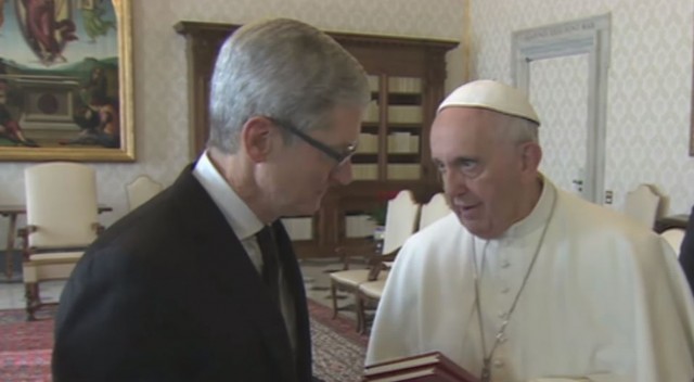 Tim Cook si intalnirea cu Papa Francisc (Video) | iDevice.ro