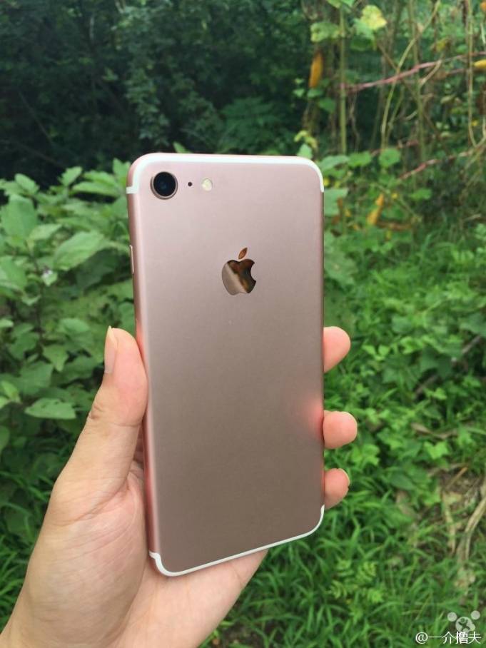 IMAGINI noi cu iPhone 7 si 7 Plus confirma schimbarile, prezinta unele ...